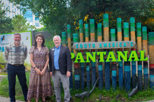 Hasani Working on Physical Health - The Houston Zoo