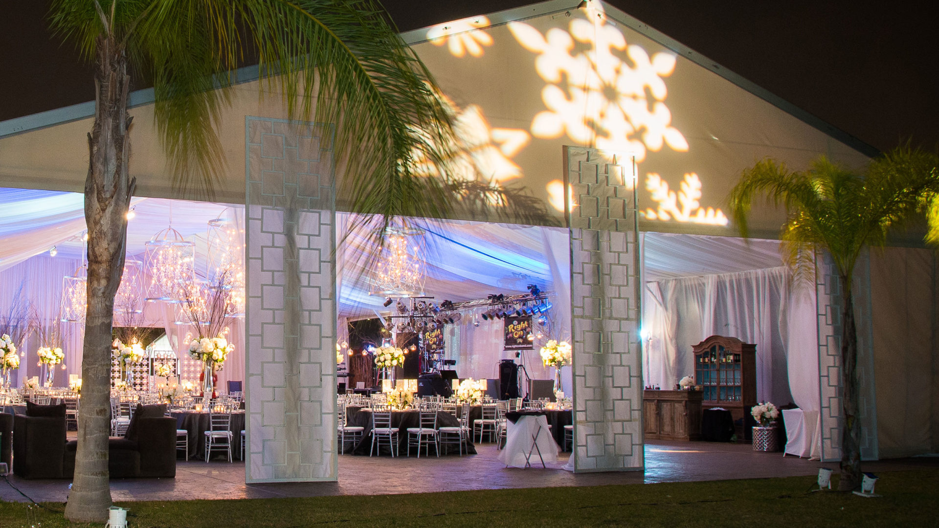 Holiday Parties - The Houston Zoo