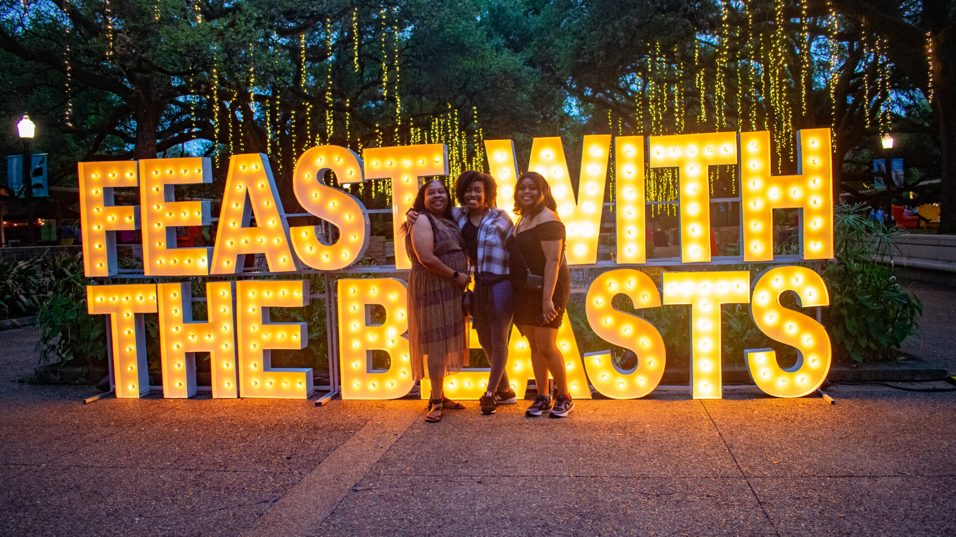 Feast with the Beasts – Restaurants - The Houston Zoo